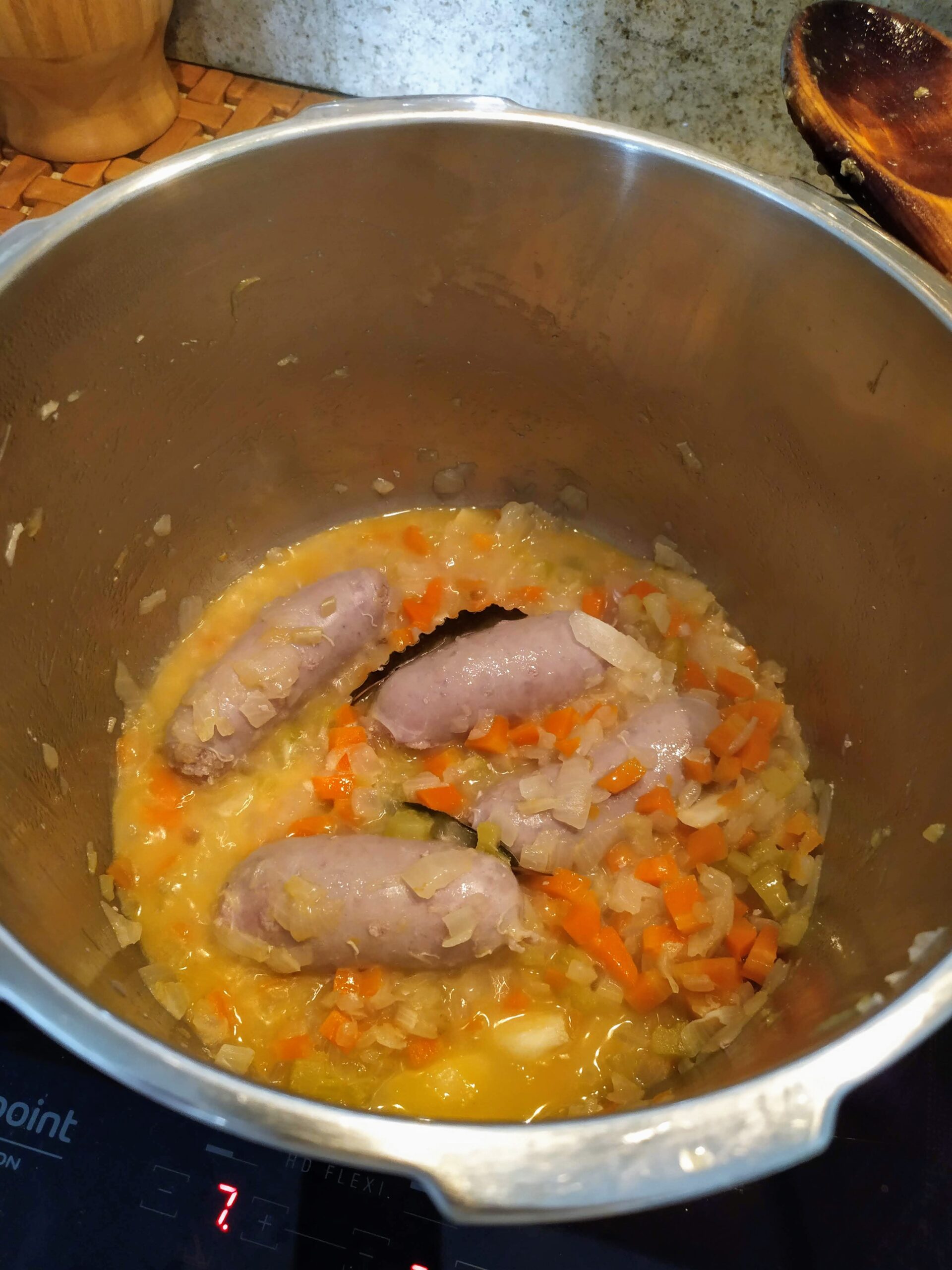 Sausage Lentils Recipe-Thjerëza Me Salçiçe | Family Cooking Recipes