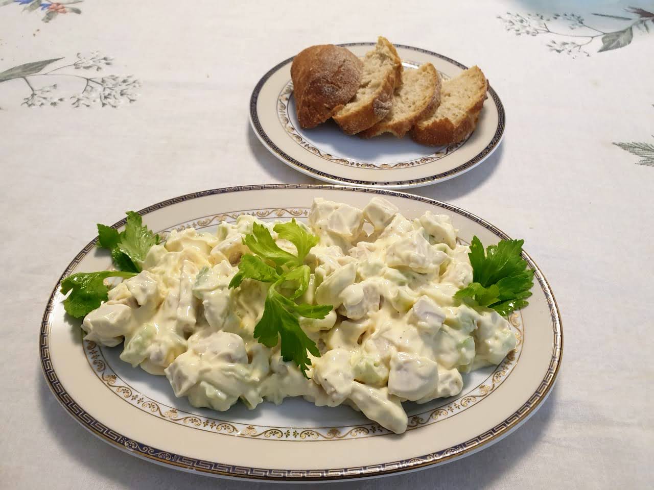Simple Creamy Chicken Salad-Sallatë Me Pulë Dhe Selino | Family Cooking ...